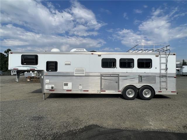 Used 2002 SilverLite Trailers Horse Trailer for sale (301150)