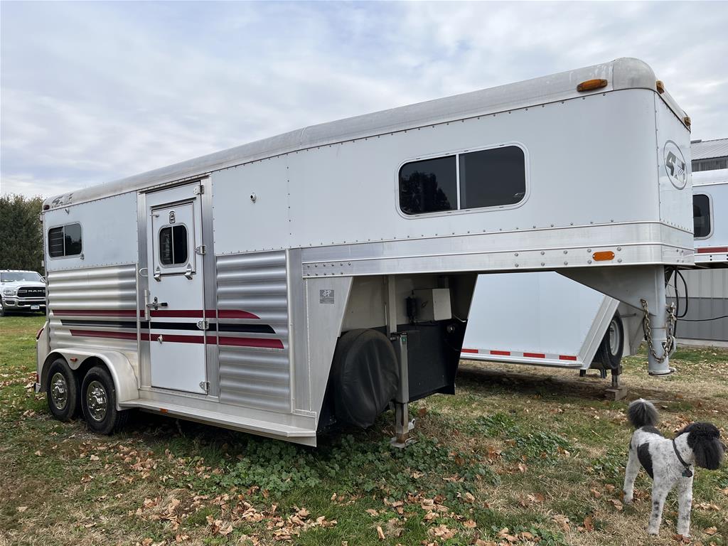 Used 2003 4 Star Trailer Horse Trailer Davenport IA (310124)
