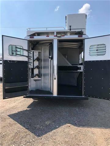 New 2024 Platinum Coach Horse Trailer Circle M Trailers Kaufman TX