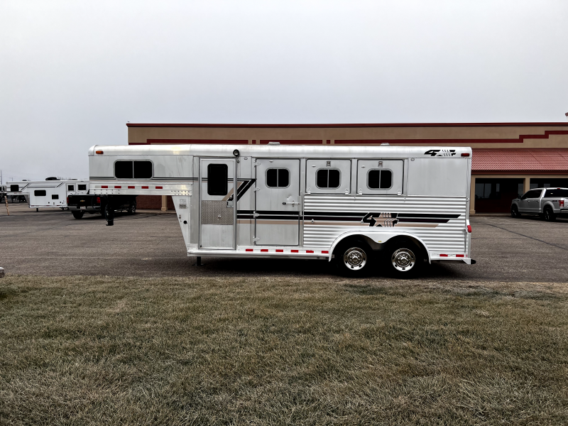 Used 1998 4 Star Trailer Horse Trailer Cannon Falls MN (318201)