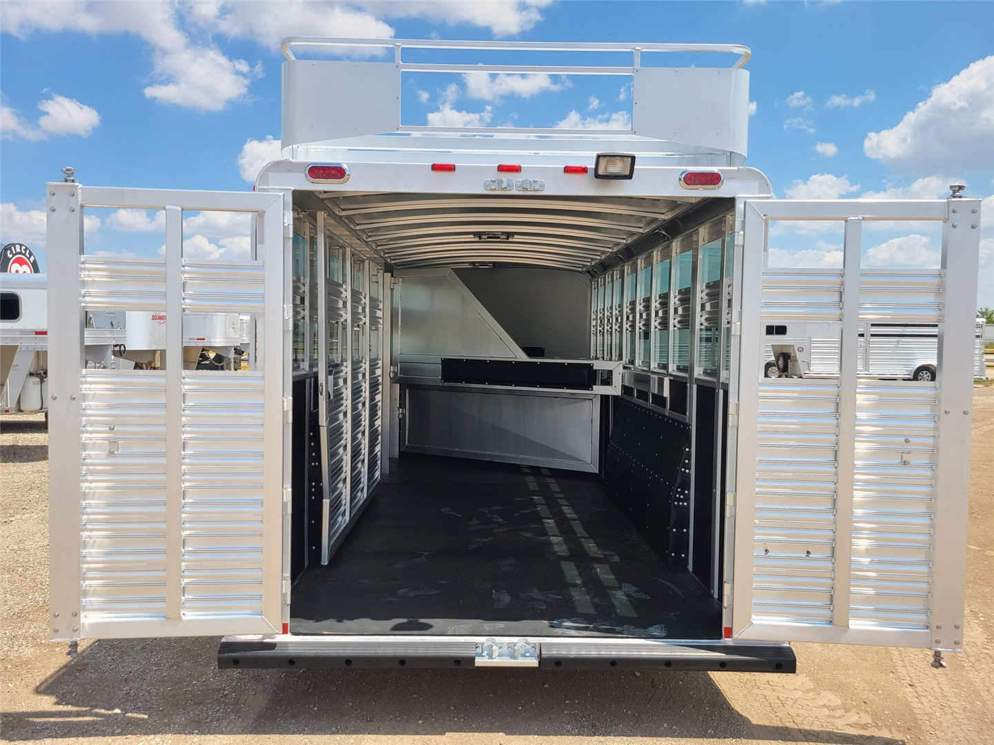 New 2024 Platinum Coach 22' Stock Combo 7'6 wide..SWING OUT SADDLE RACK ...