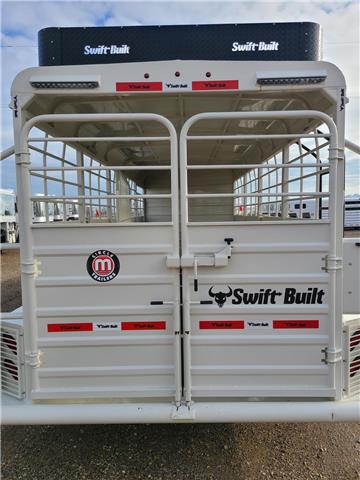 Used 2023 Swift Built SMART TACK WITH HYDRAULIC JACK + HAY RACK..LOADED ...